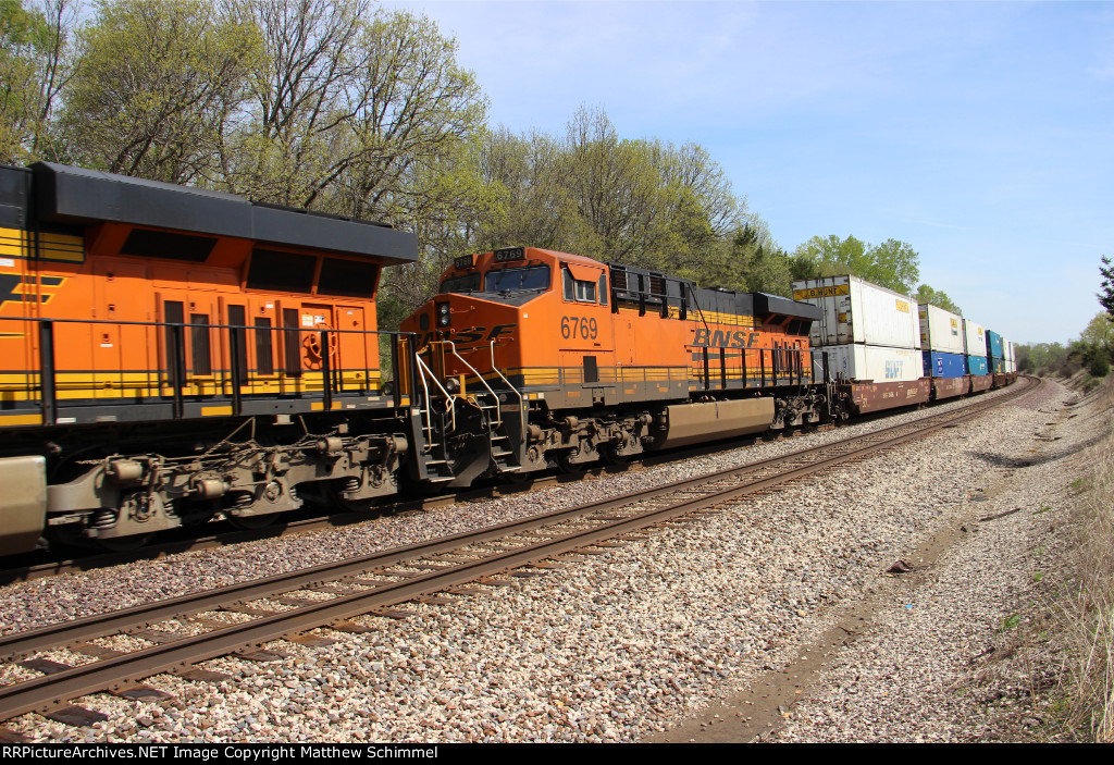 BNSF 6769